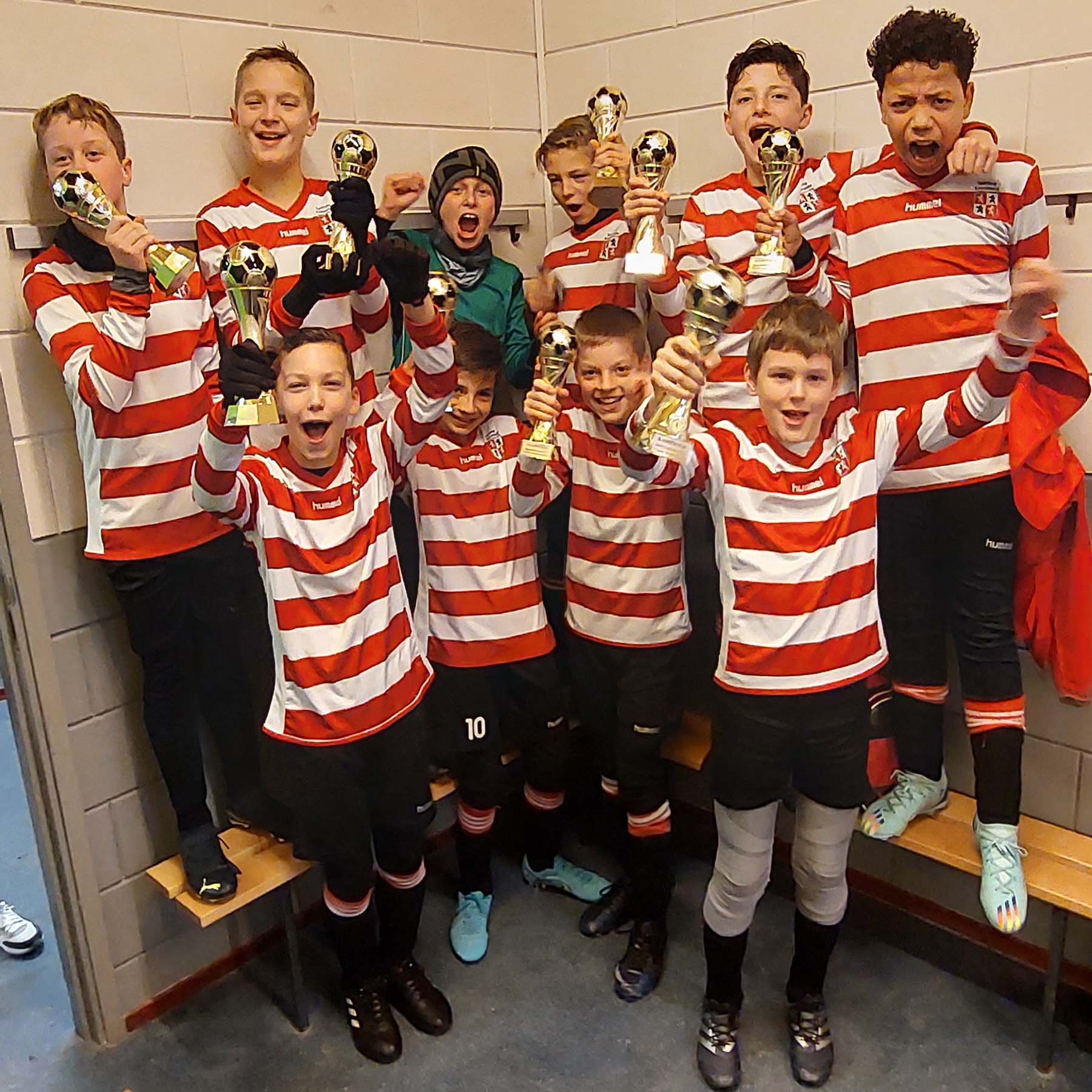 JO12-2 ongeslagen Kampioen!! - Sporting Krommenie